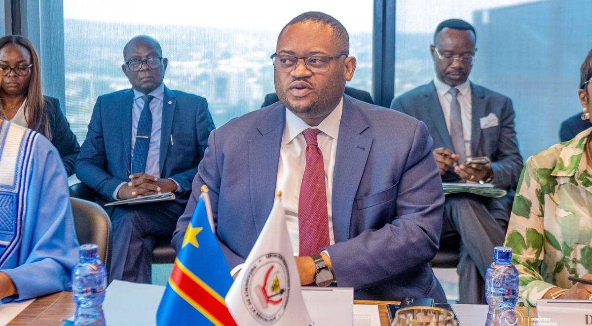 RDC : Doudou Fwamba salue la performance des régies financières au 1er ...